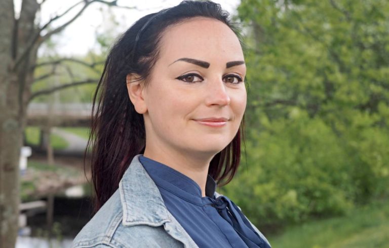 Pöllö säikäytti tangokuningattaren - "Siipien väli oli varmaan mun ...